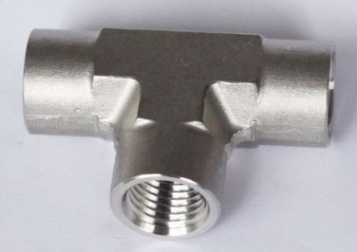 TEE OD LATERAIS ROSCA MACHO CENTRAL INOX 316 | Visão Hidropneumática